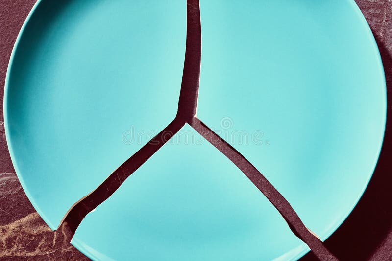Plate Broken into Three Pieces. Stock Image - Image of circle, empty ...