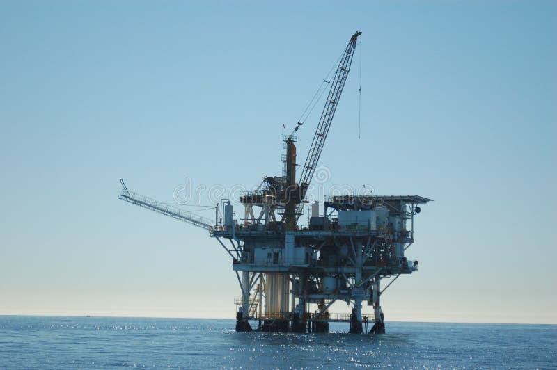 Plateforme pétrolière photo stock. Image du riser, installation - 5787776