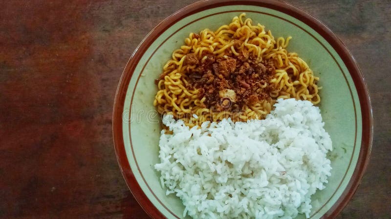 A Plate of Instant Noodles and Rice. Delicious Instant Noodles Stock ...