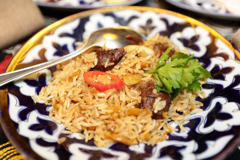 Uzbek pilau stock image. Image of onion, raisins, heat - 21609937