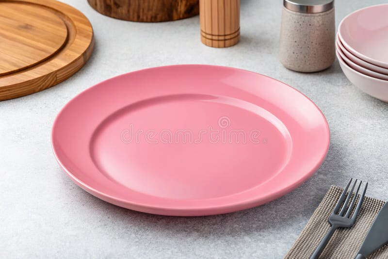 Plate. Pink Empty Plate. Kitchen Utensil Illustration Stock ...