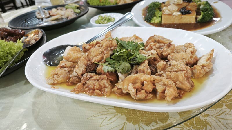 Plate Slices Fried Chicken Meat Lemon Flavor Sauce Stock Photos - Free ...