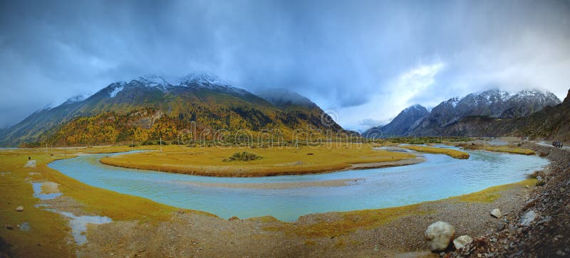 The First Corner Of Nu River Stock Image - Image of canyon, crook: 13793349