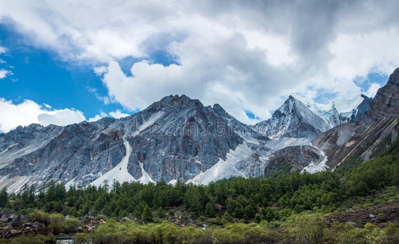 Plateau Snow Capped Mountains Stock Image - Image of nature, mountains ...