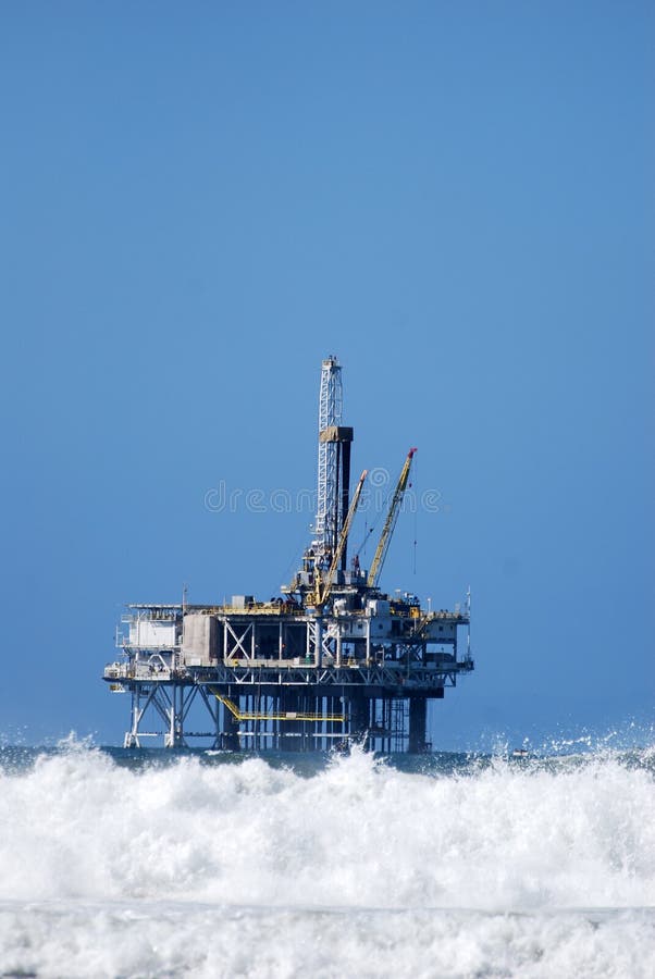 Plateforme pétrolière photo stock. Image du riser, installation - 5787776