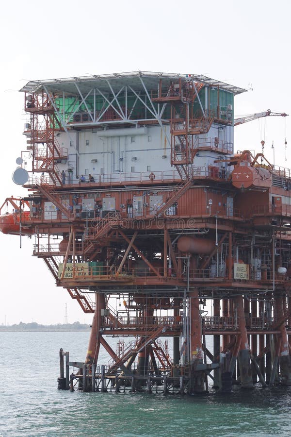 Platform editorial photo. Image of platform, petrol - 141221931