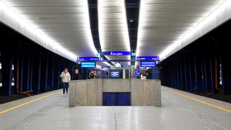 Platform Two at the Station Editorial Image - Image of platform, high ...