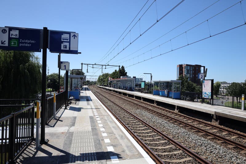 Platforms at the Train Station of Nieuwerkerk Aan Den IJssel Stock ...