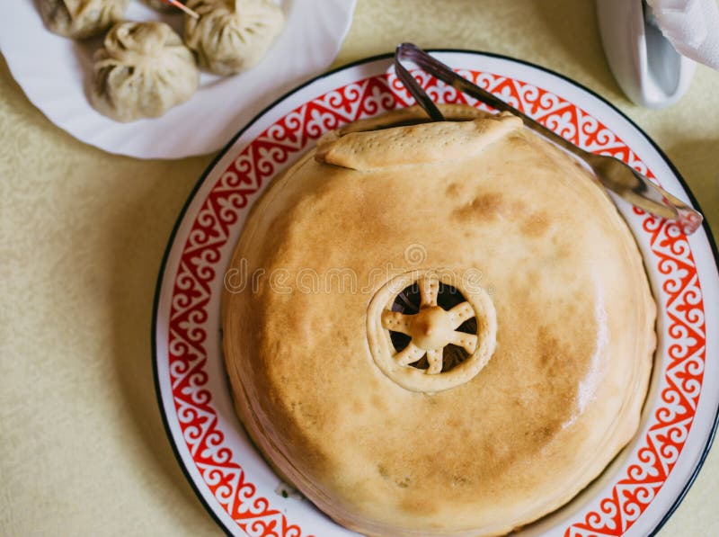 Plato Tradicional De La Carne De Mongolia Foto de archivo - Imagen de ...
