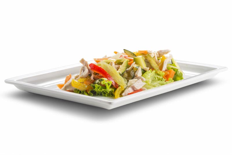 Plato Rectangular Con Ensalada De Pollo Y Juliana De Verduras Foto de ...