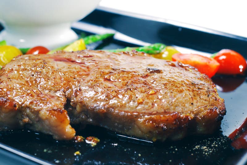 Platos Calientes De La Carne - Ribai Imagen de archivo - Imagen de ...