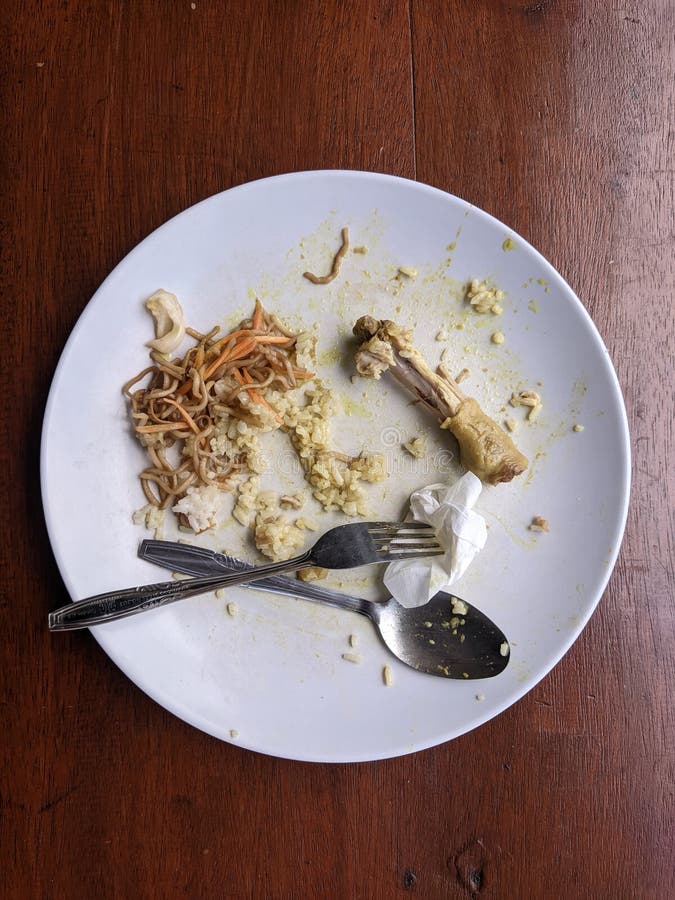 Platos Sucios Y Desayuno Sobrante Imagen de archivo - Imagen de sobras ...