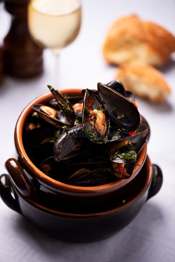 Platter of Mussels stock image. Image of watering, mussels - 1961687