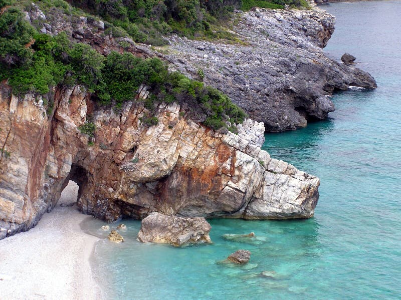 Playa Arenosa Aislada En Grecia Imagen de archivo - Imagen de cristal ...