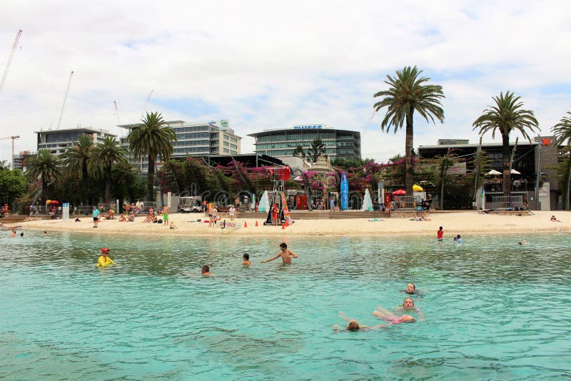 Playa Artificial Popular En Brisbane Foto de archivo editorial - Imagen ...