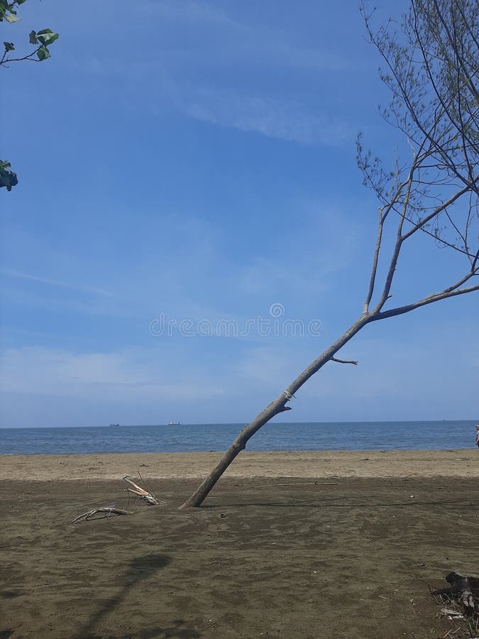 Playa De Batang Central Java Indonesia Foto de archivo - Imagen de azul ...