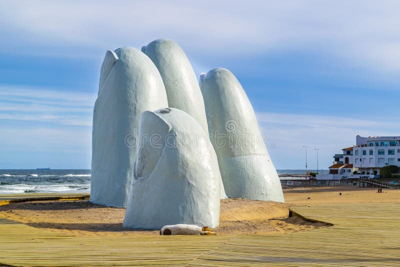 Playa De Brava Del La De Punta Del Este Foto editorial - Imagen de ...