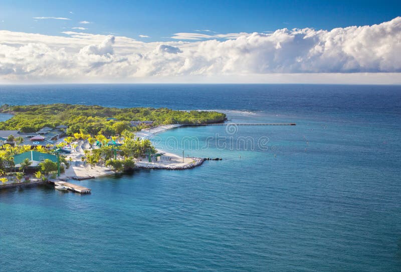 Playa De Isla Roatan En Honduras Imagen de archivo - Imagen de roca ...