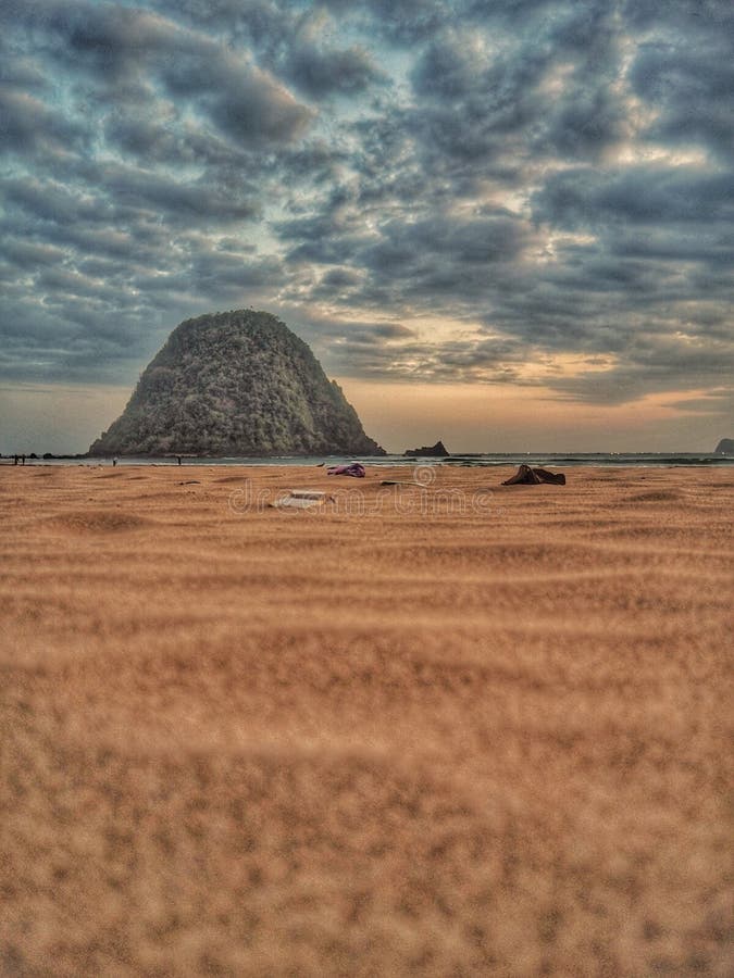 Playa De La Isla Roja Banyuwangi Este Java Indonesia Imagen de archivo ...
