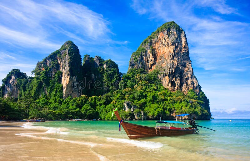 Playa De Railay (Krabi, Tailandia) Imagen Hecha Del Barco Imagen de ...