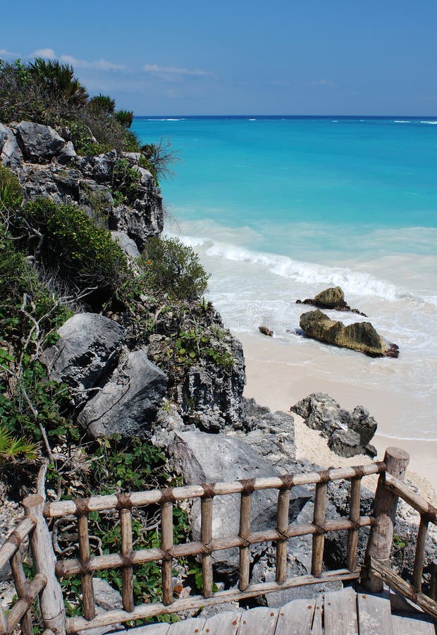 Playa de Tulum imagen de archivo. Imagen de piedras, caribe - 5508143