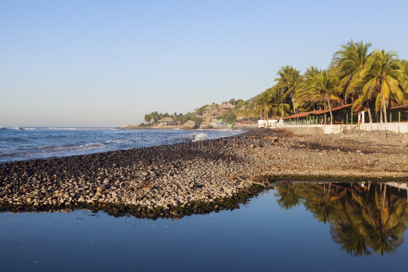 Playa Del EL Tunco En Salvador Foto de archivo - Imagen de horizonte ...