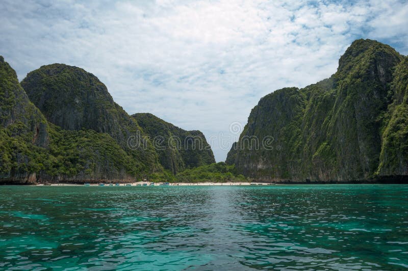 Playa Del Maya En Krabi Tailandia Imagen de archivo - Imagen de verde ...