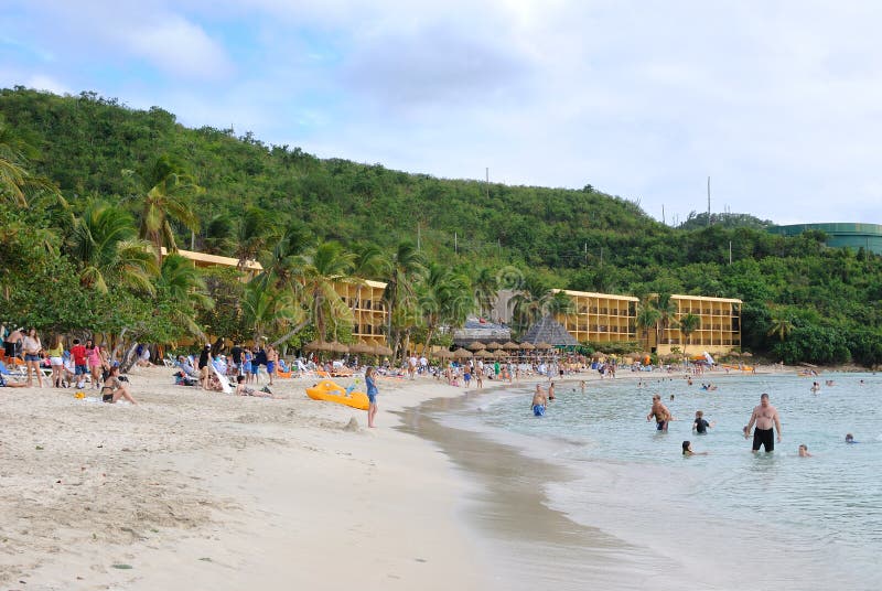Playa de St. Thomas imagen editorial. Imagen de verde - 18820330