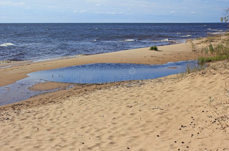 Playa en el lago Peipsi imagen de archivo. Imagen de verano - 99515405