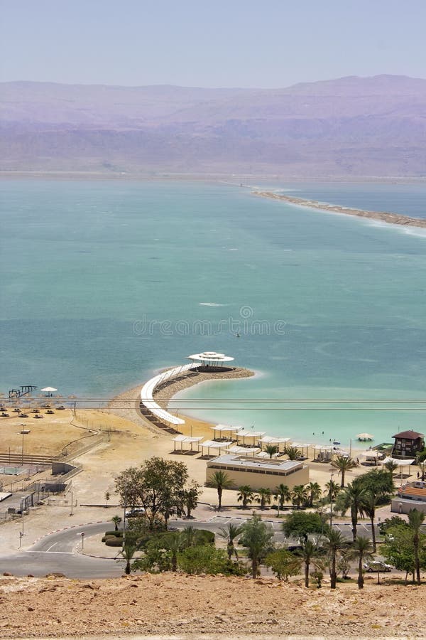 Playa En El Mar Muerto, Israel Foto de archivo - Imagen de cubo, israel ...