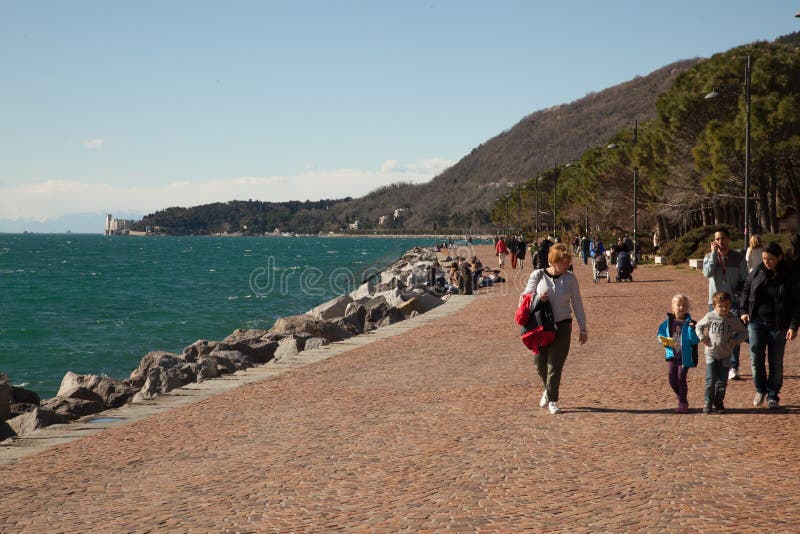 Playa en Trieste fotografía editorial. Imagen de exterior - 59072852