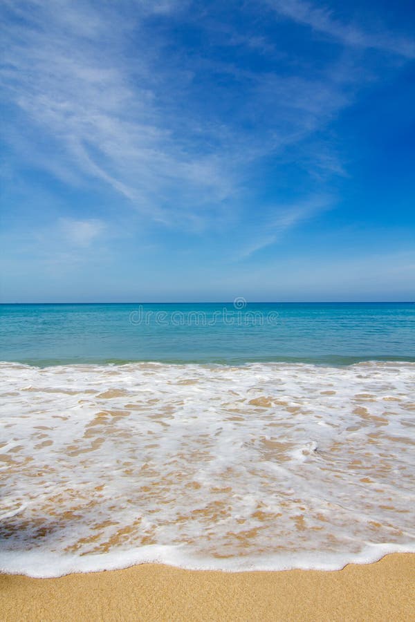 Playa hermosa, Vertical imagen de archivo. Imagen de exterior - 27535849