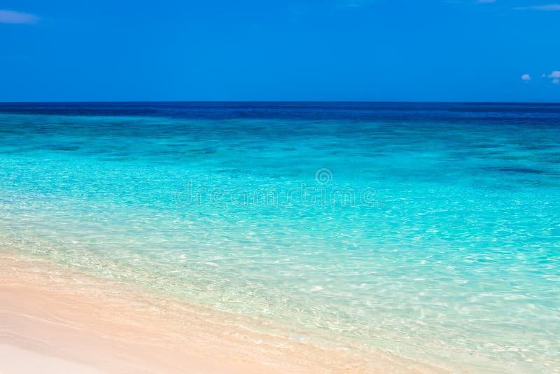 Playa Hermosa Y Mar Tropical De La Turquesa Foto de archivo - Imagen de ...