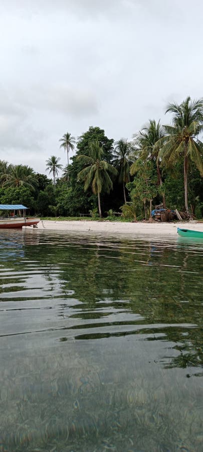 Playa Pantai Cinta Love De La Isla Tomia Imagen de archivo - Imagen de ...