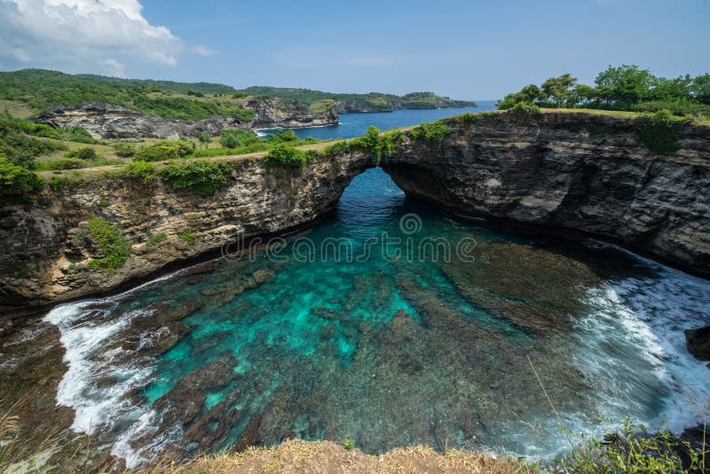 Playa Quebrada En La Isla De Nusa Penida Foto de archivo - Imagen de ...