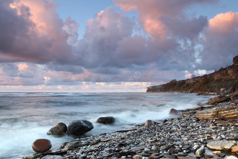 Playa rocosa imagen de archivo. Imagen de verano, playa - 27147459