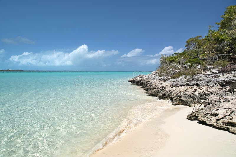 Playa Rocosa De La Isla De La Media Foto de archivo - Imagen de ...