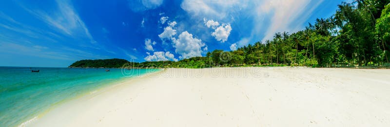 Playa soleada foto de archivo. Imagen de relaje, horizonte - 39373296