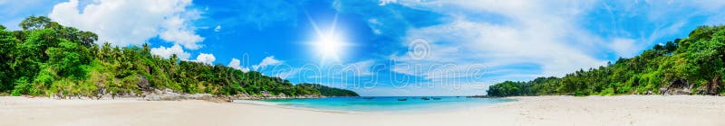 Playa soleada foto de archivo. Imagen de pista, palma - 39394164