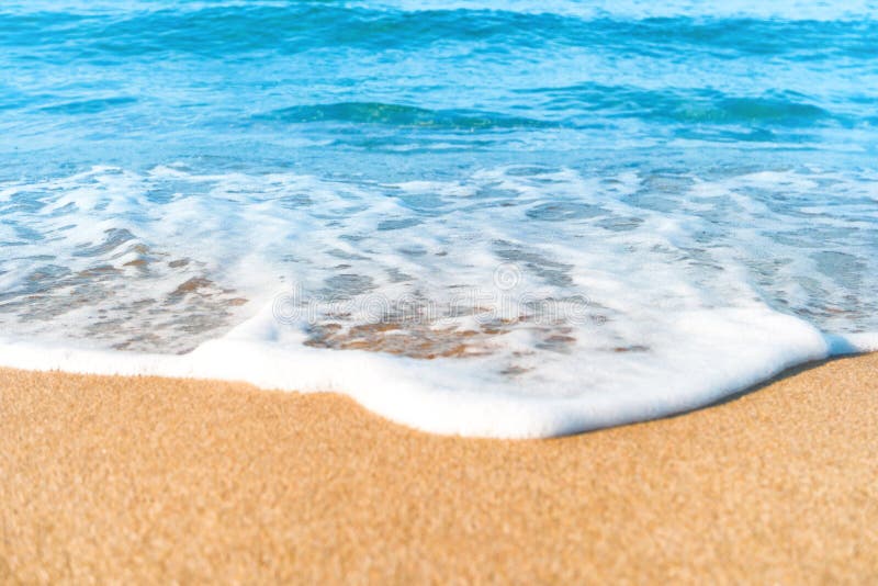 Playa Tropical Con La Arena Y El Mar Imagen de archivo - Imagen de ...