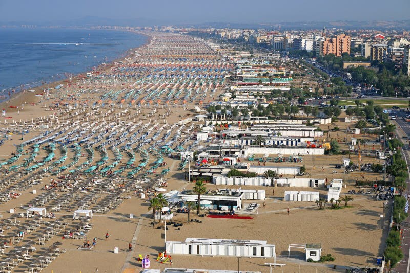 Tormenta De Playa De Rimini Imagen de archivo - Imagen de horizonte ...