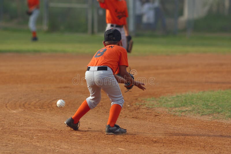 922 Child Catching Ball Photos - Free & Royalty-Free Stock Photos from ...