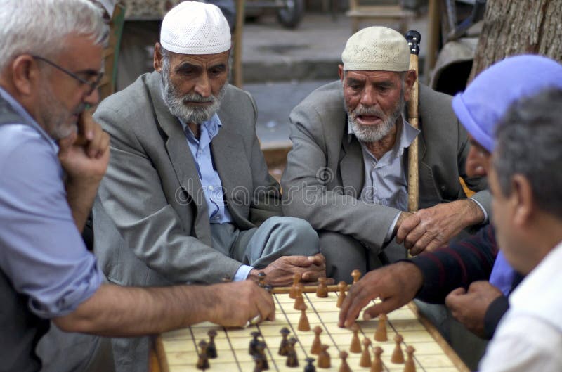 Old Chinese Men play Chess editorial image. Image of thai - 14983140
