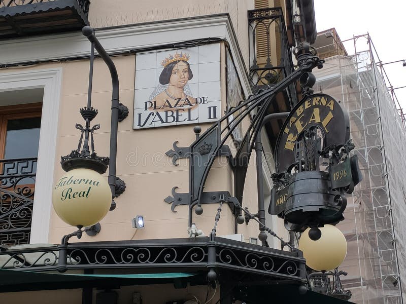 Plaza De Isabel II Taberna Real Editorial Stock Photo - Image of real ...