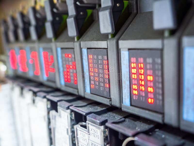 Plc con LED de estado foto de archivo. Imagen de digital - 129379550