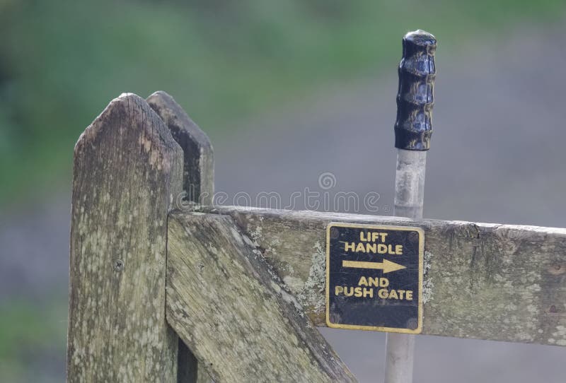 Please Close Gate with Lifting Handle and Latch Sign on Walking ...