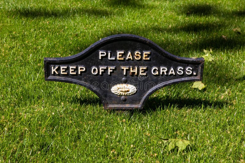 Please Keep Off the Grass Sign Stock Photo - Image of greener, notice ...