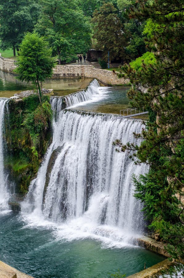 Stadt Von Jajce Und Von Pliva-Wasserfall (Bosnien Und Herzegowina ...