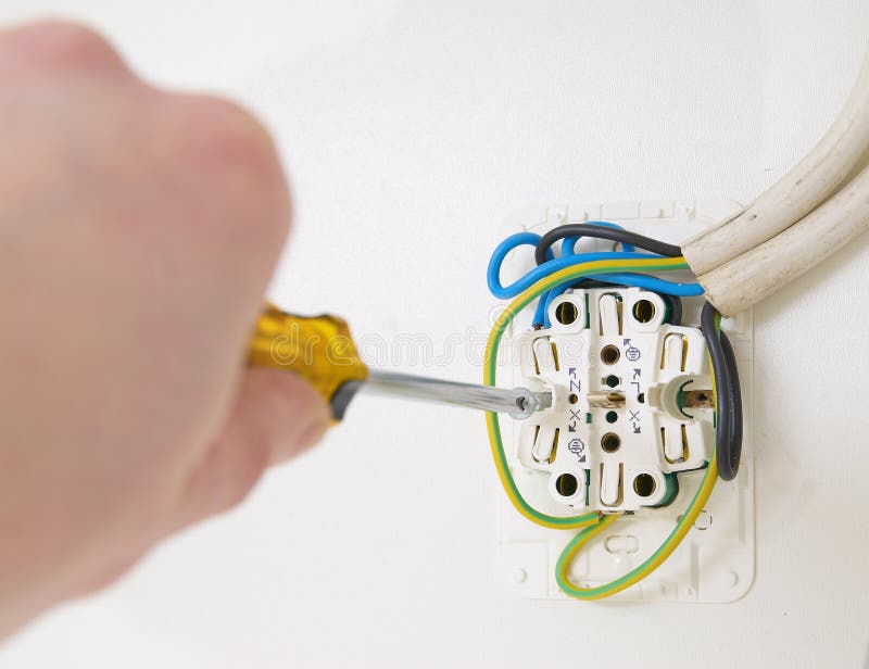 Plot convenable image stock. Image du électricité, blanc - 18684321