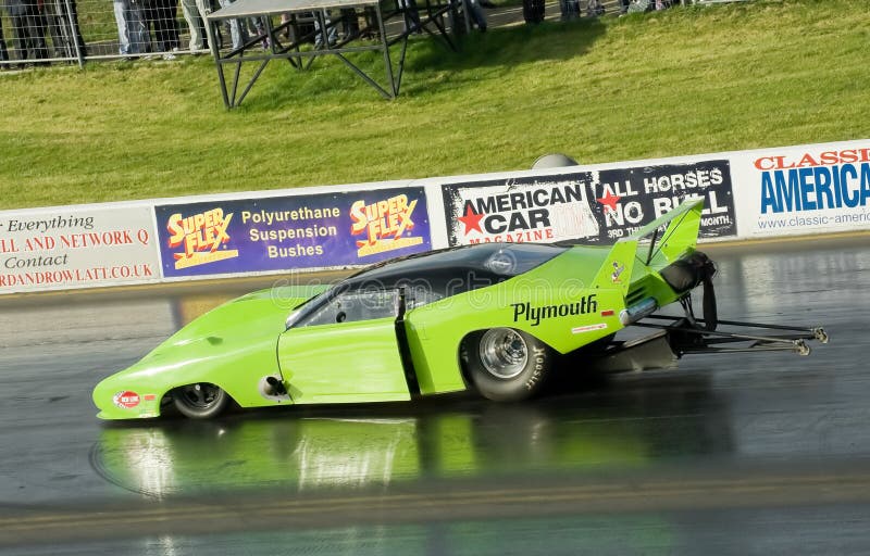 Lustiges Auto-Beschleunigungsrennen Redaktionelles Stockfoto - Bild von ...